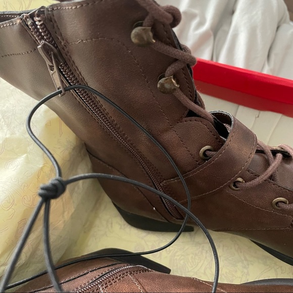 American Rag | Shoes | Nwt Never Worn American Rag Lace Up Brown Combat ...